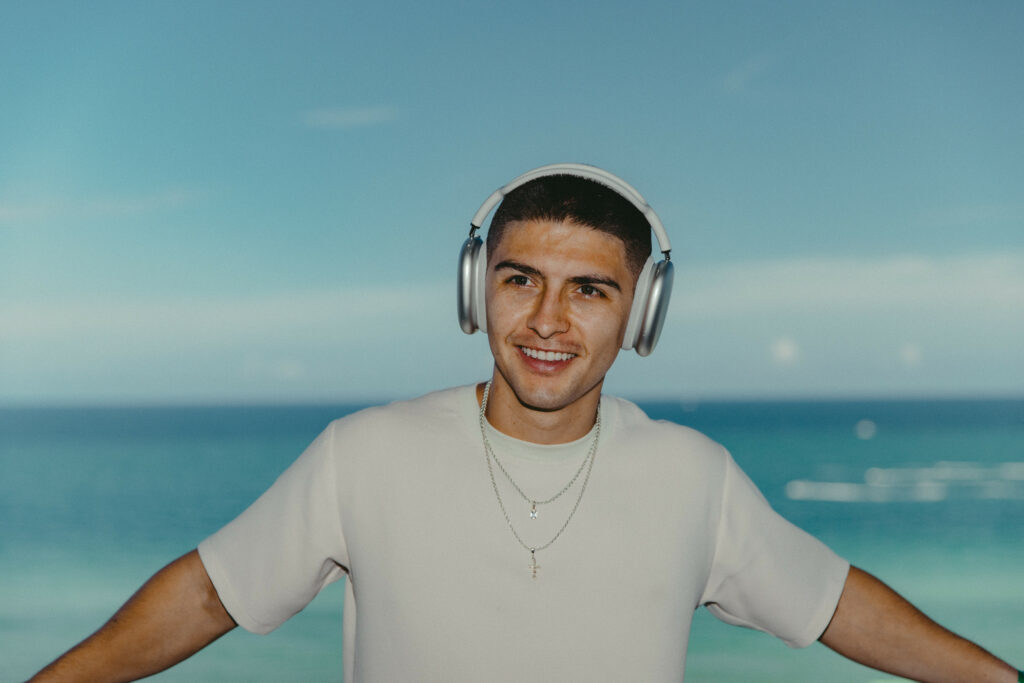 Alex Ponce estrena su nuevo EP ‘El Silencio’ – Satusmedia